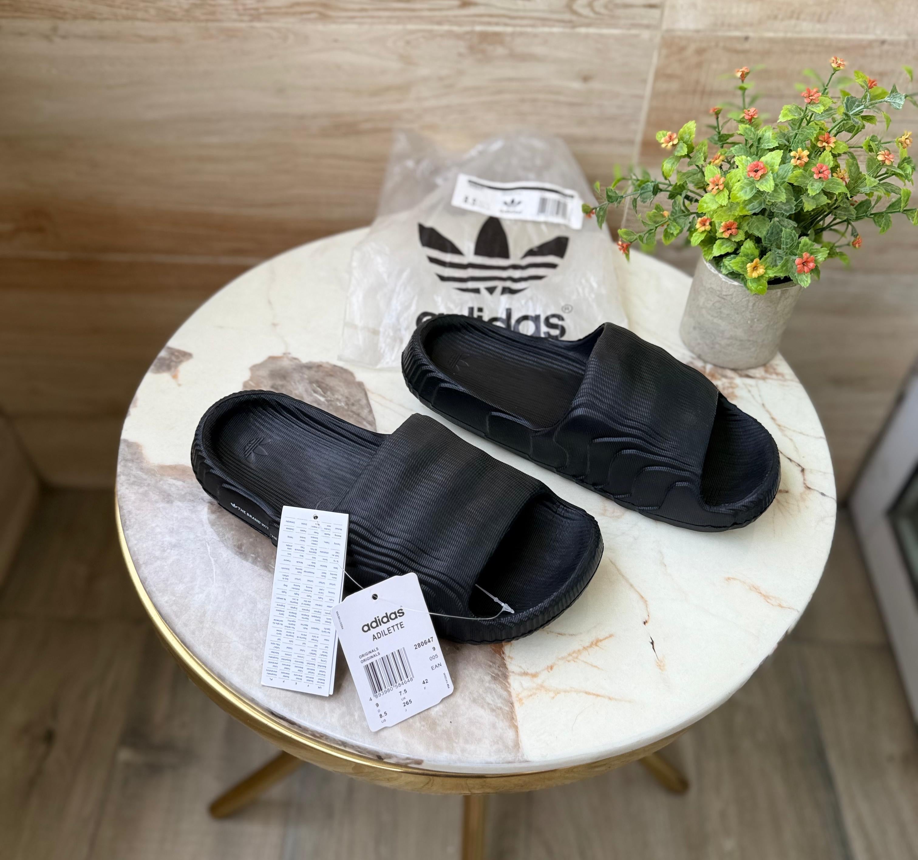 Adidas – Snapkicks