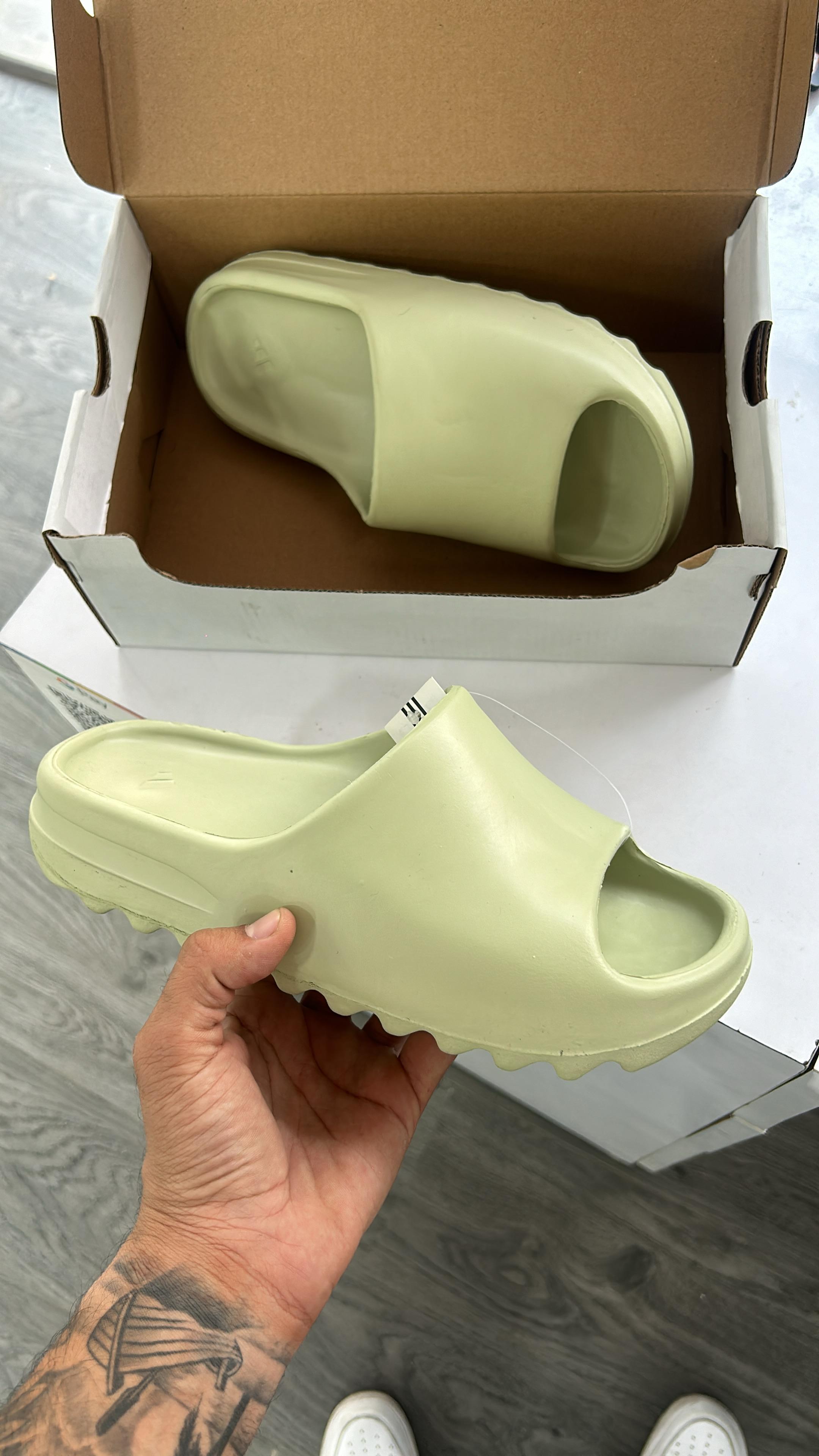 Adidas – Snapkicks