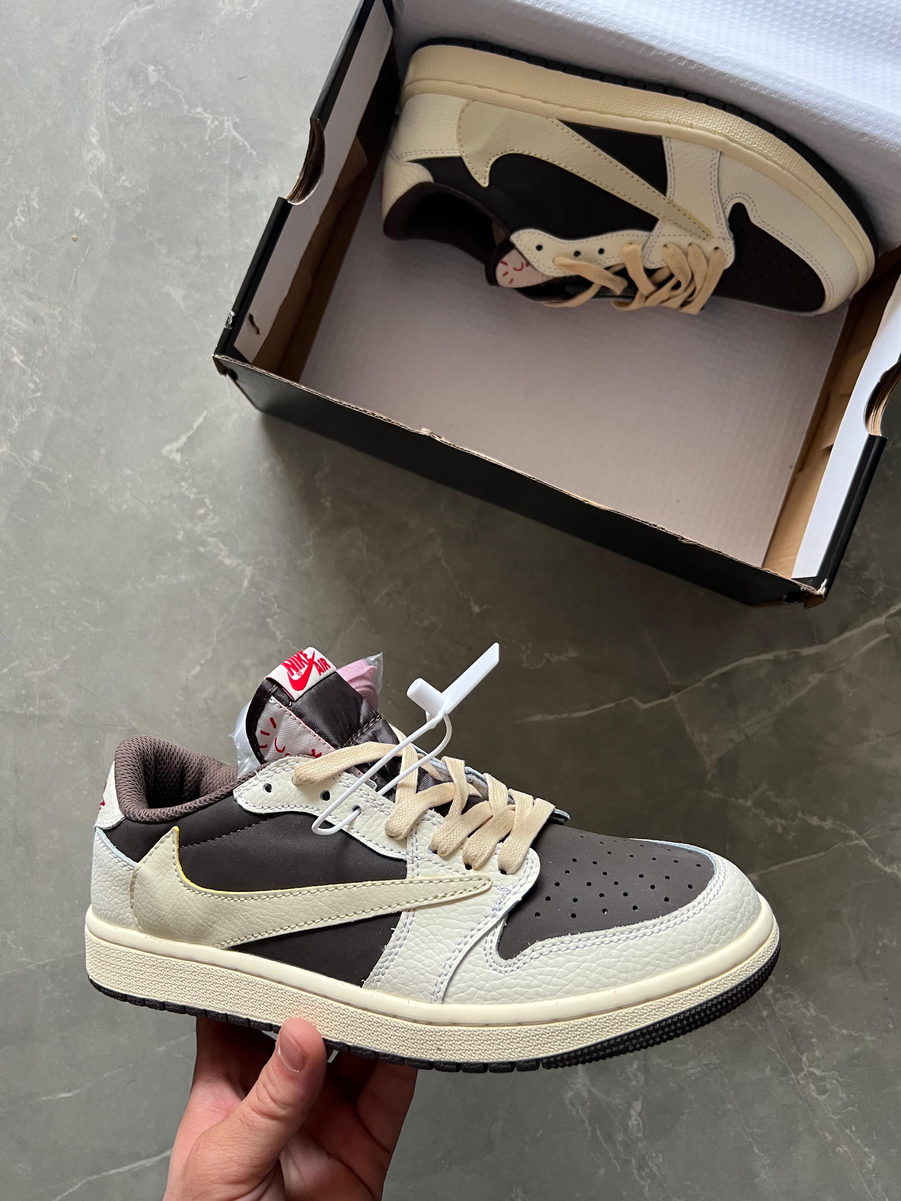 Nike Air Jordan Cut low Travis Scott – Snapkicks