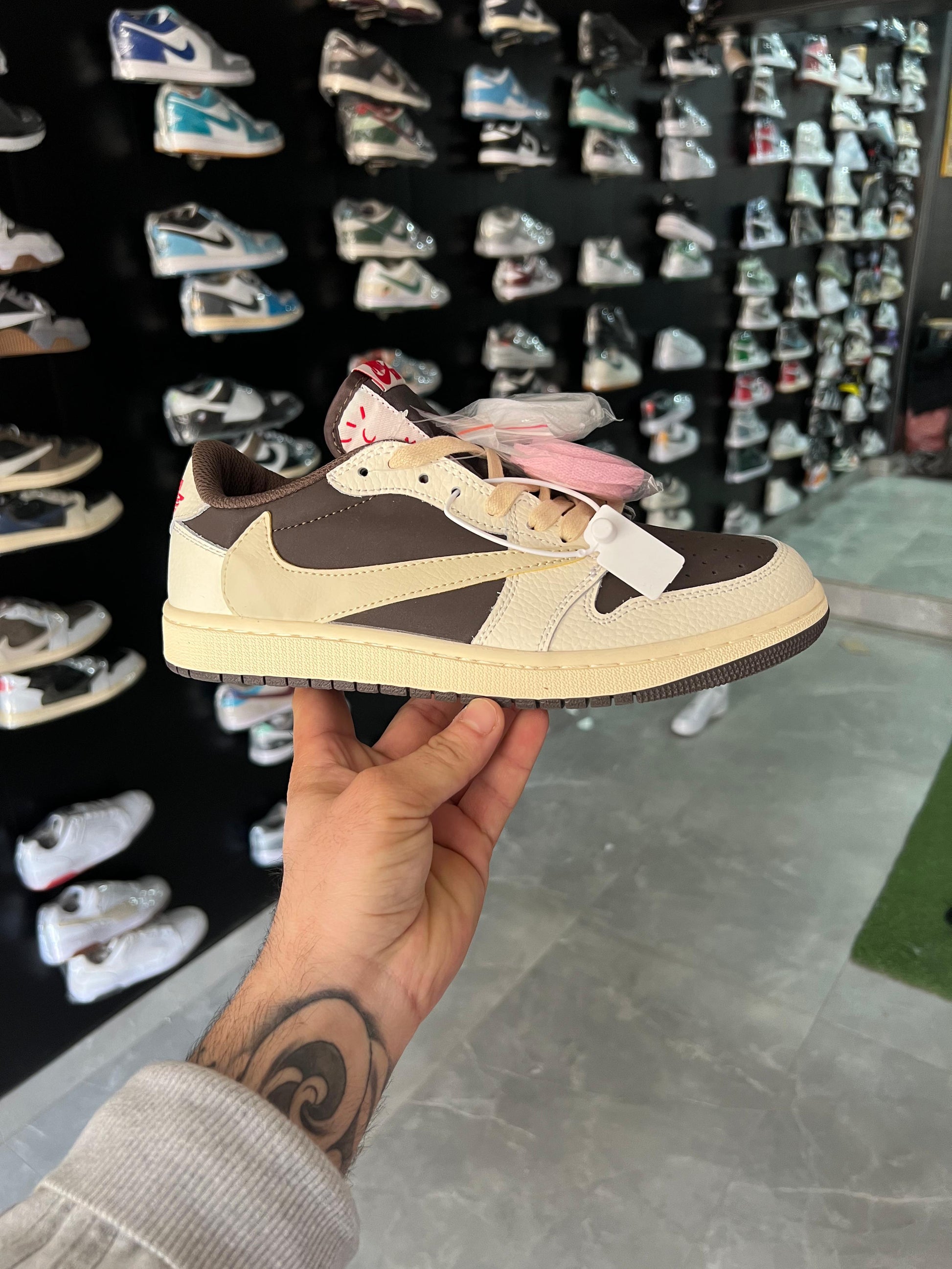 Nike Air Jordan Cut low Travis Scott – Snapkicks
